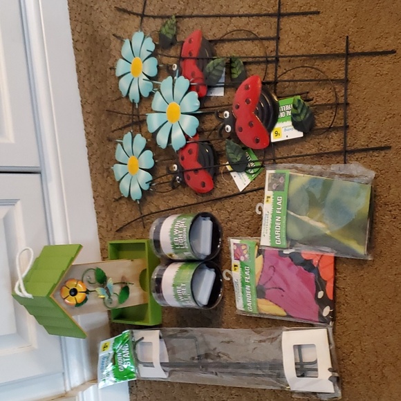 True Living Outdoors | Other | True Living Garden Set Feeder Flags Stand Led Lights Ladybug ...